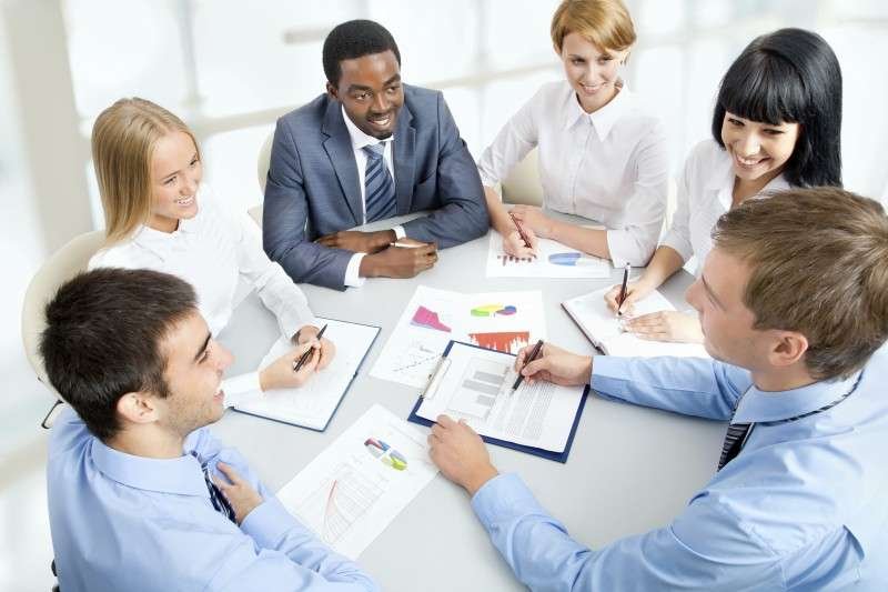 What Is A Flat Organisation Structure? | Blog | Oakwood International